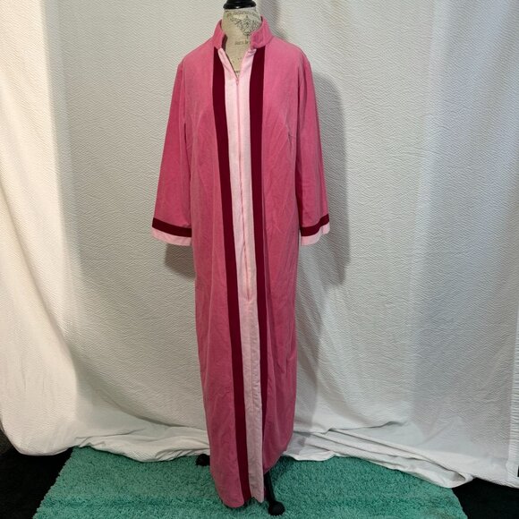 Sears | Intimates & Sleepwear | Vintage 7s Sears Pink Velvet Feel ...